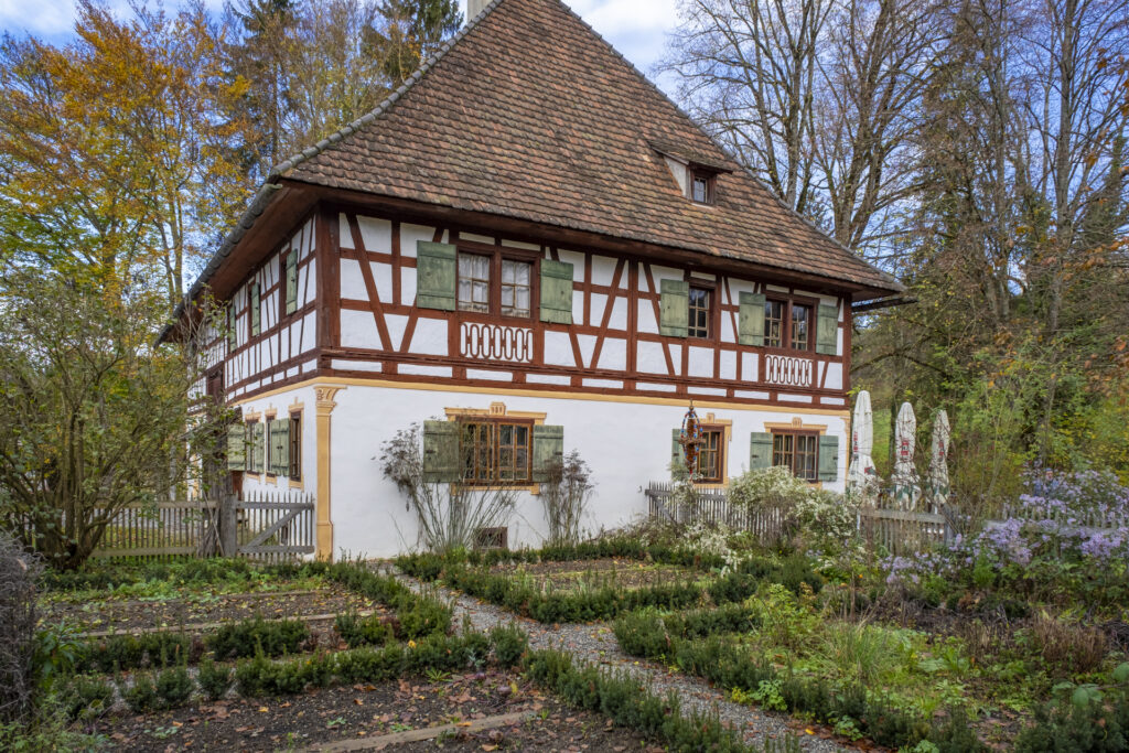 Elegantes Wie Hoch Ist Ein Haus Ebenbild